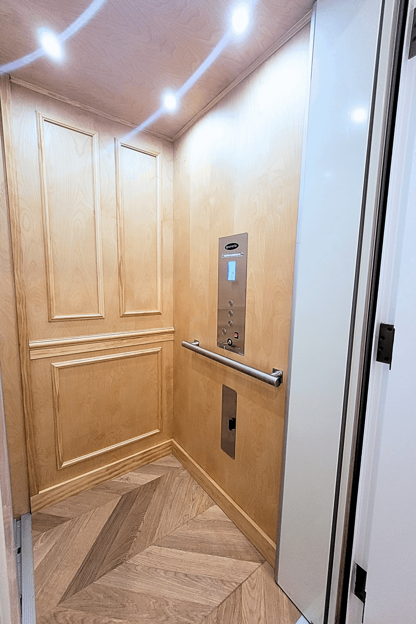 90-Degree Home Elevator Design | Residential Elevator Solutions